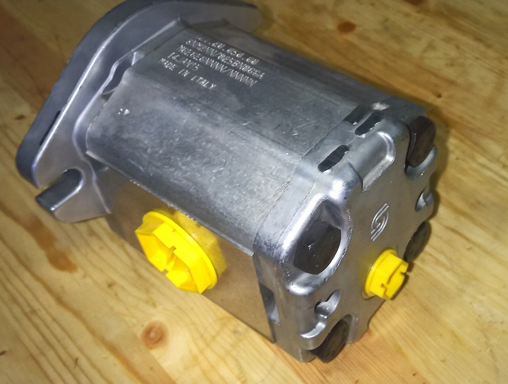 Мотор Шестеренный SNM2/25 CI06 LFU1. 121.20.050.00 SNM2NN ...