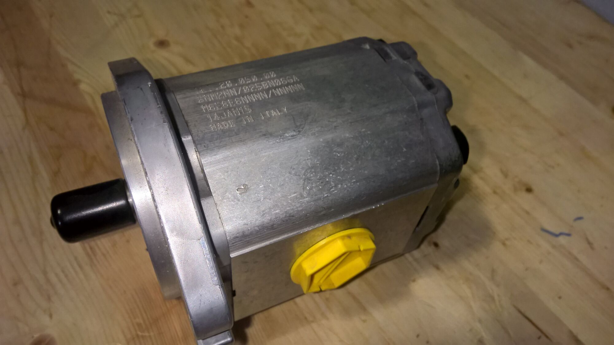 Мотор Шестеренный SNM2/25 CI06 LFU1. 121.20.050.00 SNM2NN ...