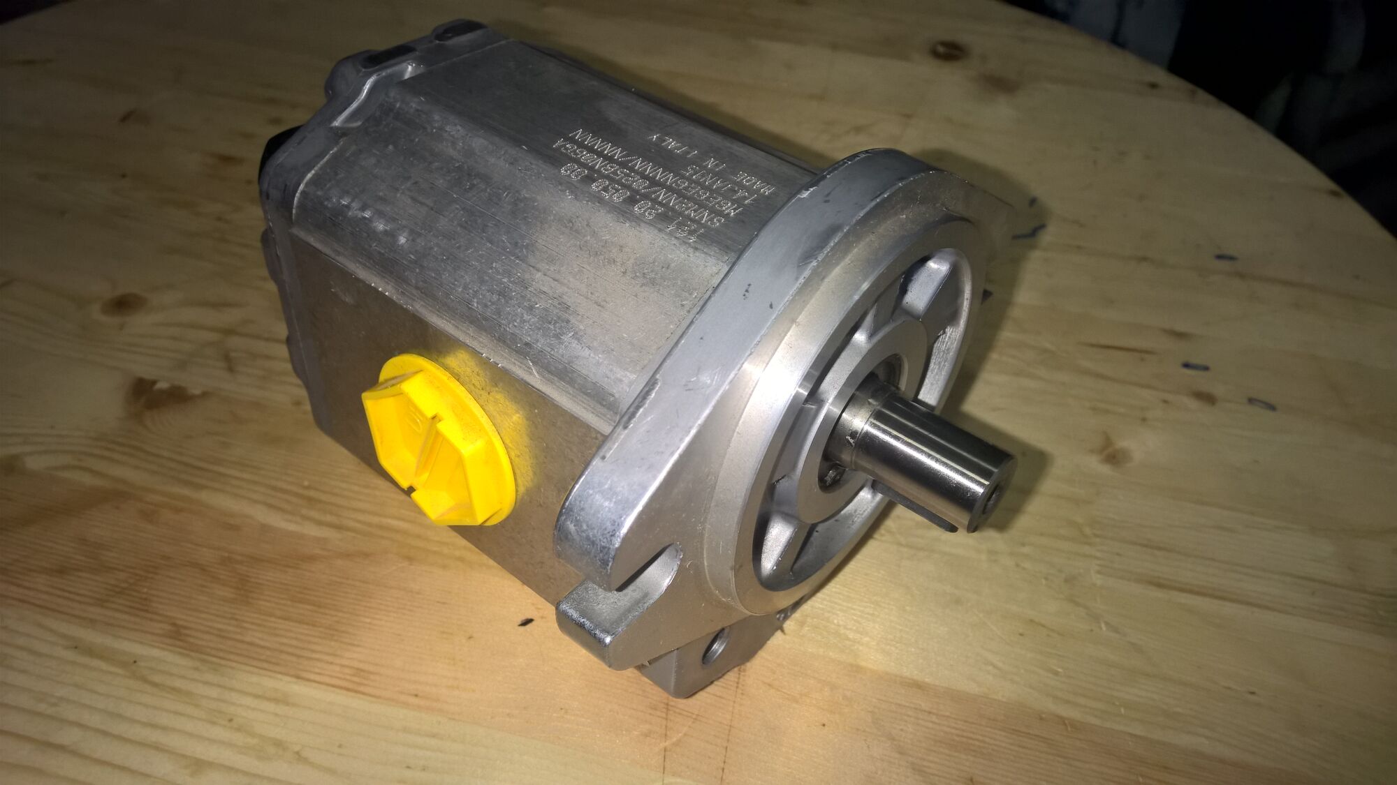 Мотор Шестеренный SNM2/25 CI06 LFU1. 121.20.050.00 SNM2NN ...